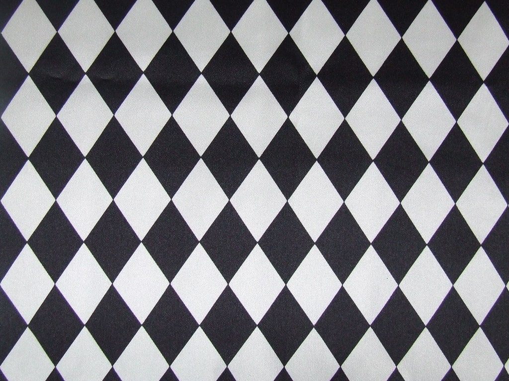 How to Paint a Diamond Wall Pattern for an Accent Wall — Durham ...